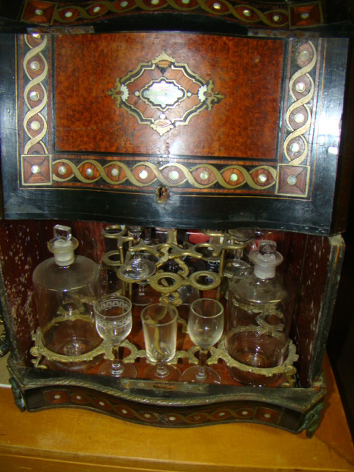 Gamage Antiques - your source for Antiques, Appraisals, Auctions and ...